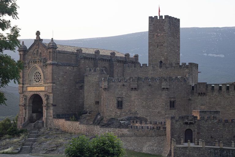Kasteel van Javier: indrukwekkend kasteel in Noord-Spanje - Discover ...